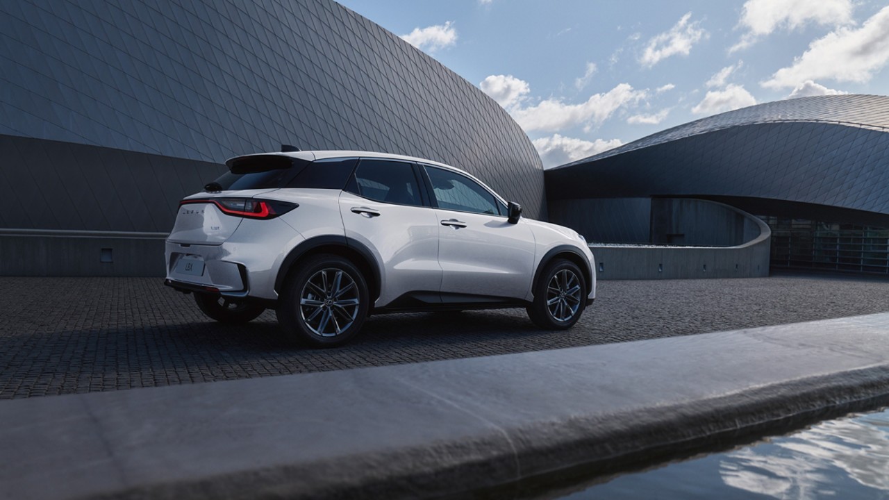 Zbrusu nový Lexus LBX | Lexus Česká republika